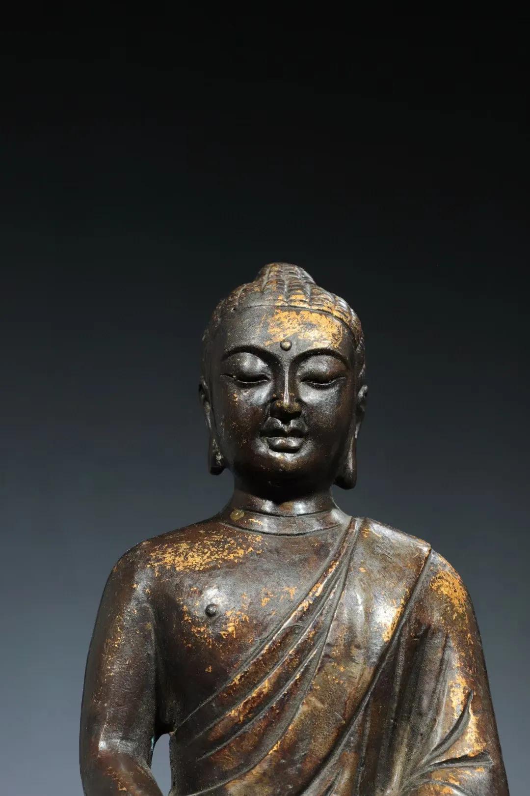 Bronze gold "Dari Tathagata" for worshiping religious Buddha statues at ...