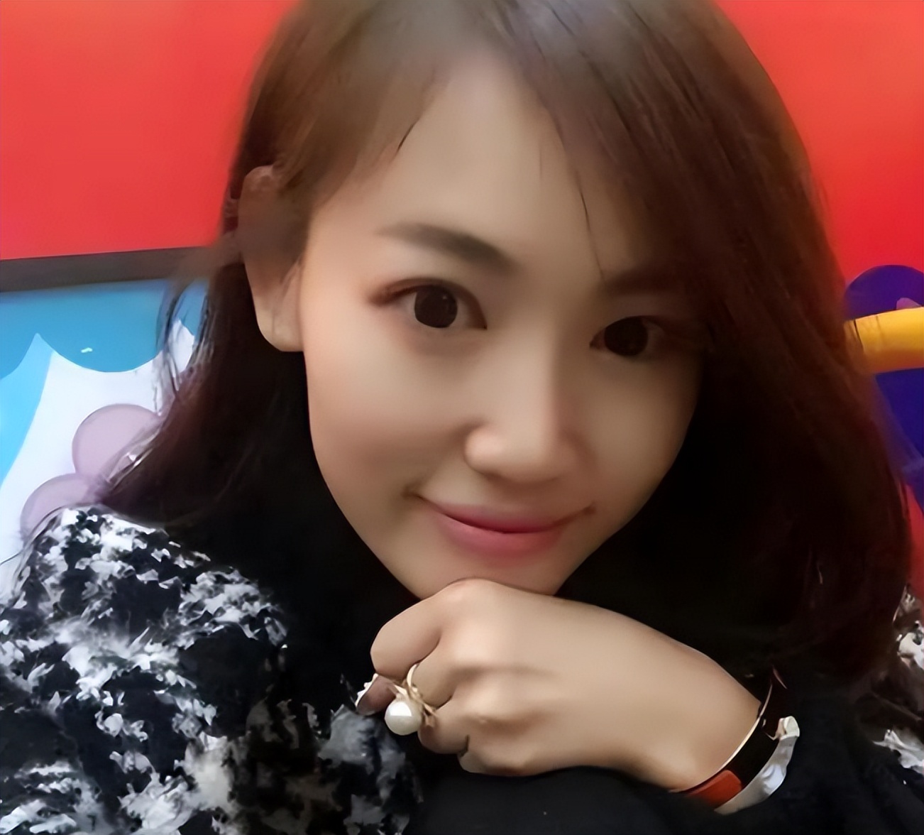 The "beautiful wife" Ma Rong, who is so rich that she must "play to ...