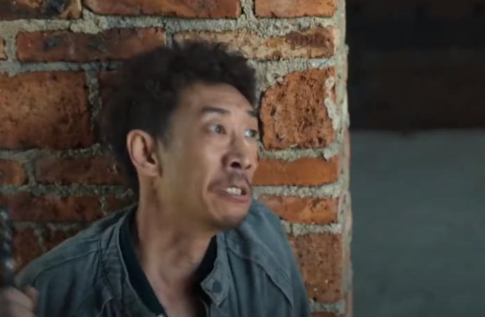 He is the "crazy donkey" in "The Knockout", his actual age is 18 years ...