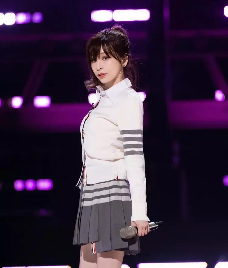She was deceived by scumbags again and again, and the male fans still ...