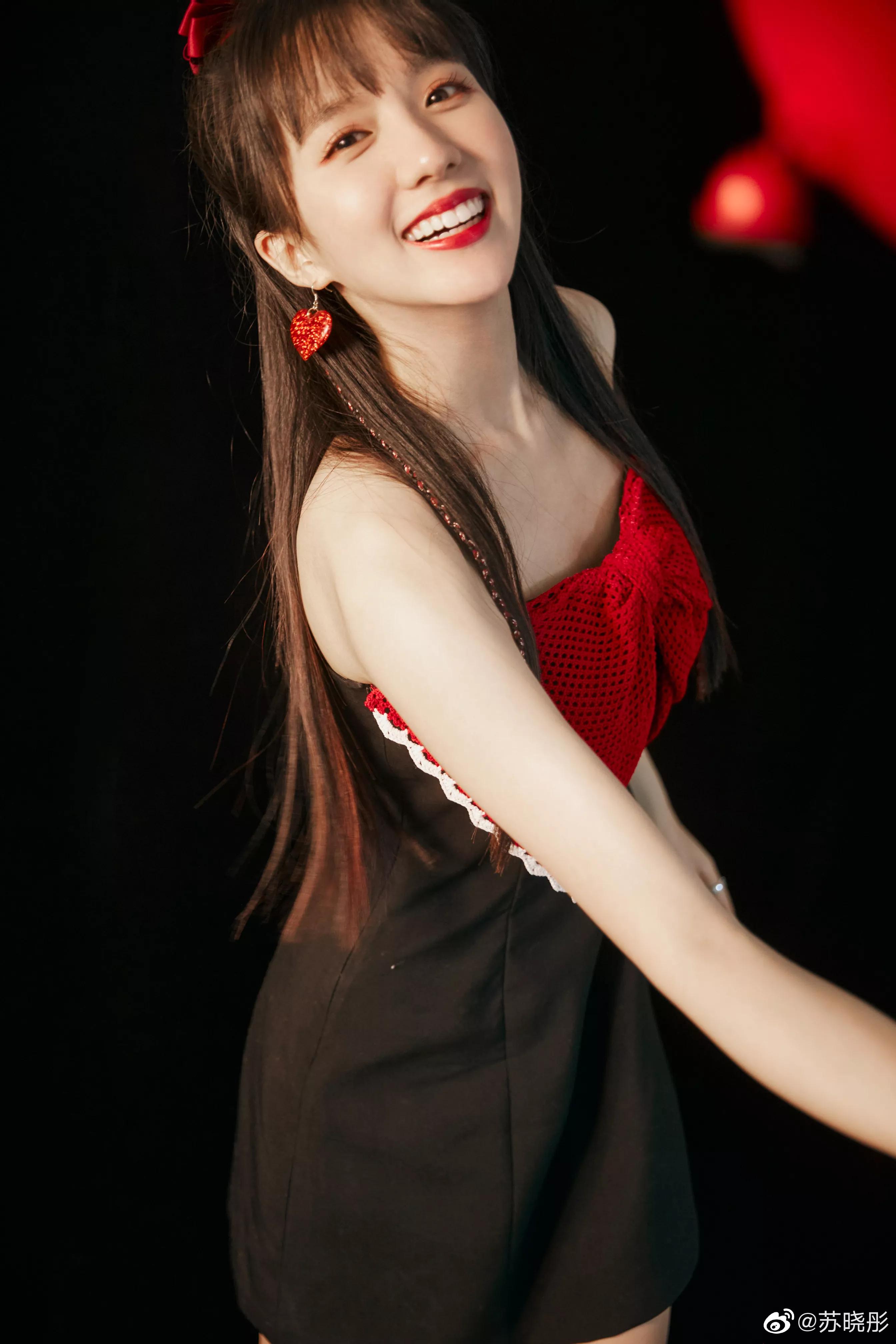 Su Xiaotong's photo, youthful and beautiful, full of agility - iNEWS