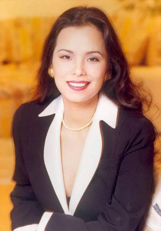 A generation of singer Wei Wei's life, dedication because of love ...