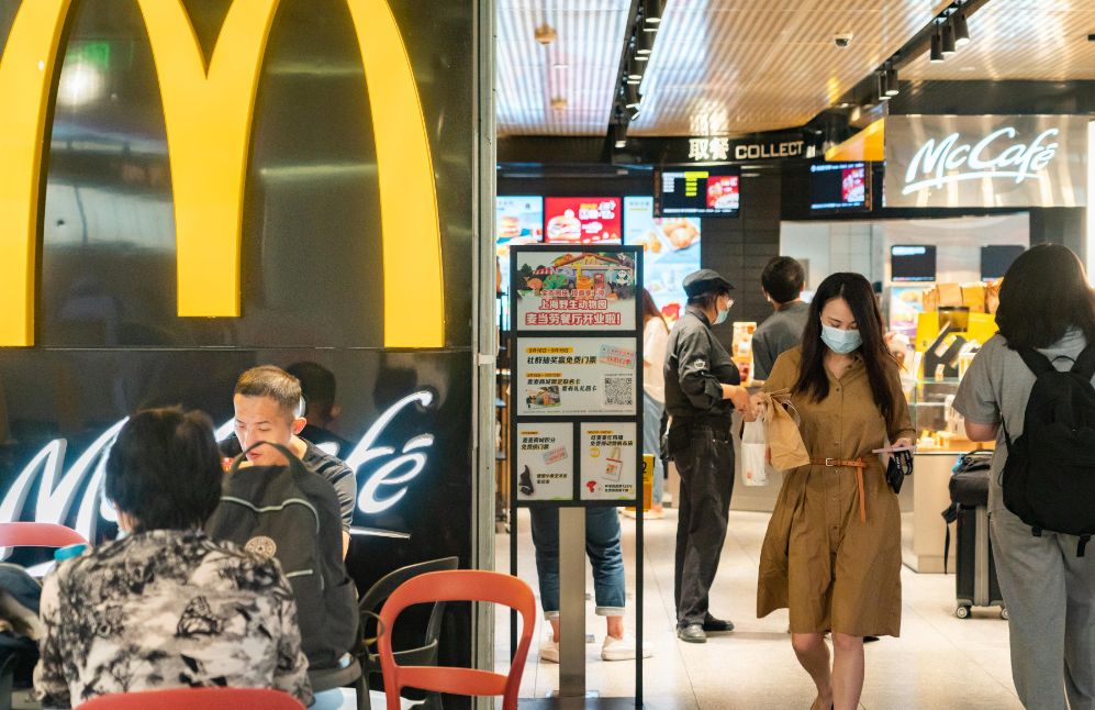 Opening nearly 3,000 stores in 3 years, this hamburger brand wins its ...