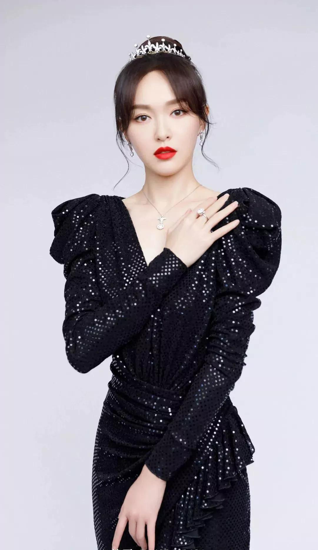 Tang Yan's beautiful pictures - iNEWS