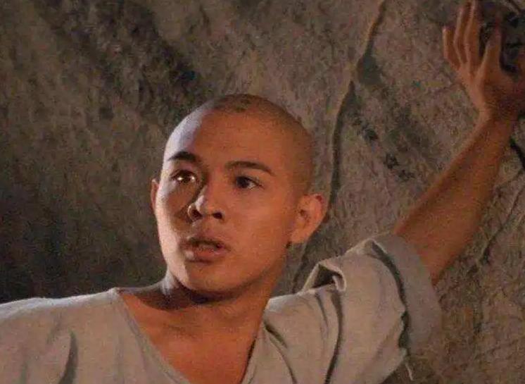 A recent photo of 59-year-old Jet Li has been exposed. His black hair ...