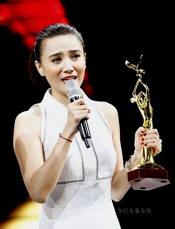 Become the mistress of a 23-year-old director and defeat Sun Li. Song ...