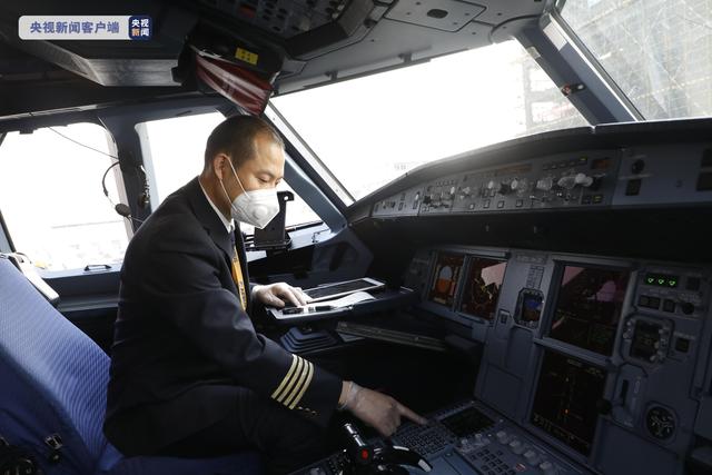 "Heroic Captain" Liu Chuanjian takes up the post of Chief Pilot of ...