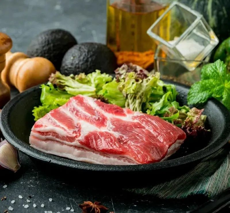 White pig, black pig, five-legged pig...why can it be called "the first ...