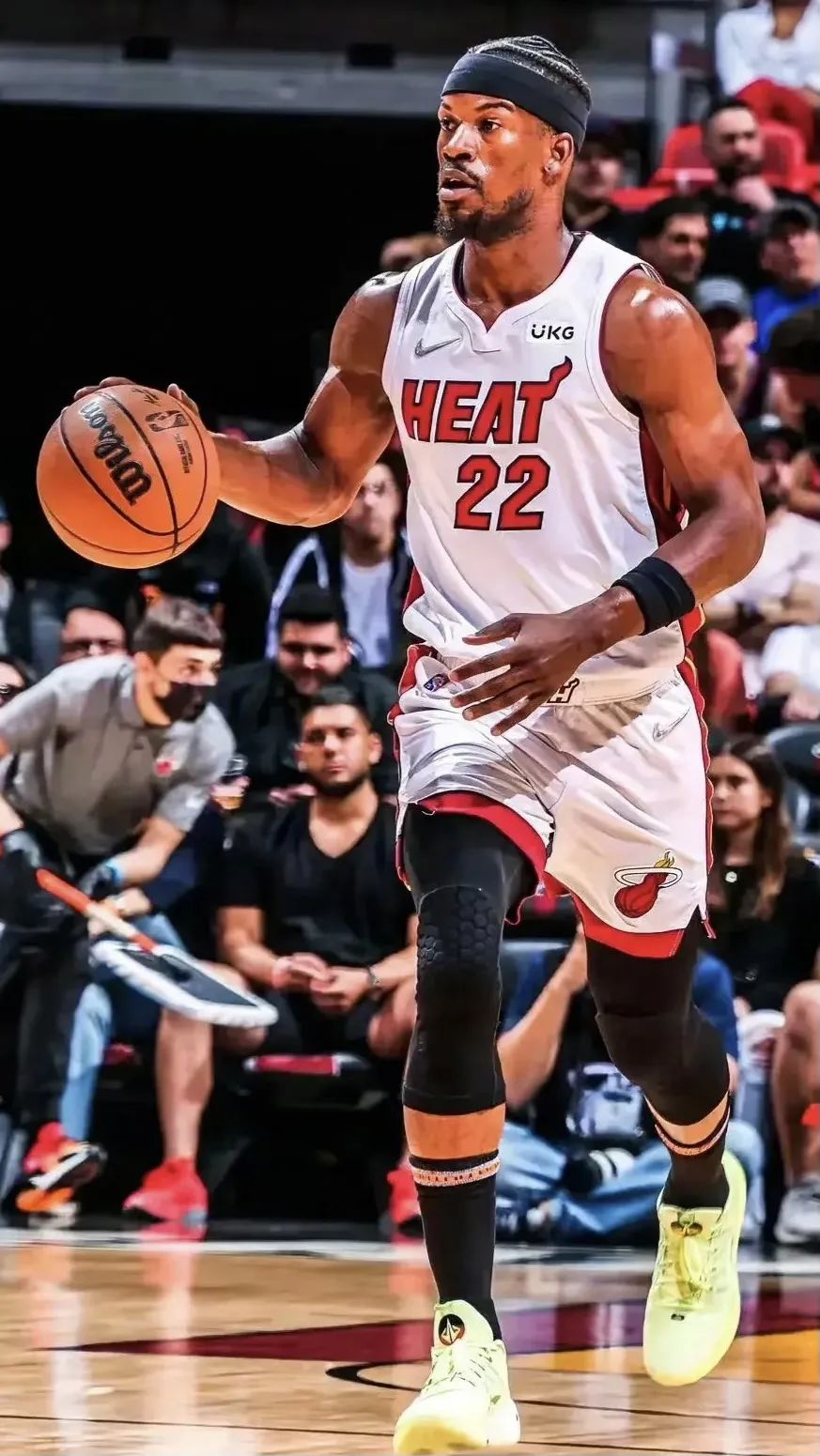 [Star Wallpaper] Tough Guy Jimmy Butler - iNEWS