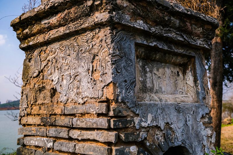 Do not sit on the bottom of the handwriting paper, otherwise ...