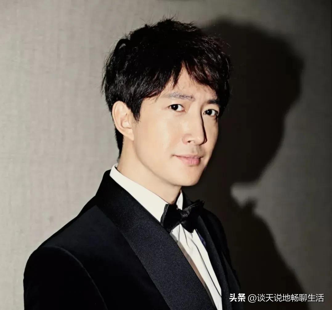 Why many people like handsome uncle actor Wang Yang - iNEWS