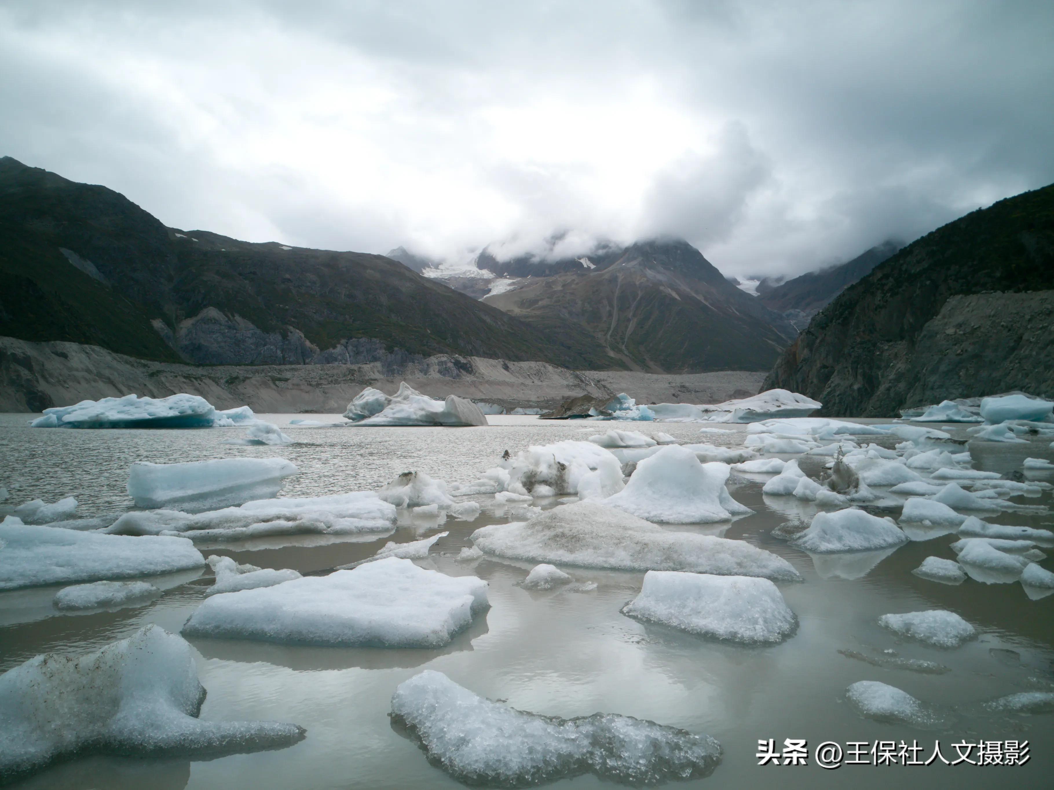 Go to the Laigu Glacier, which is more than 4,000 meters high in Tibet ...