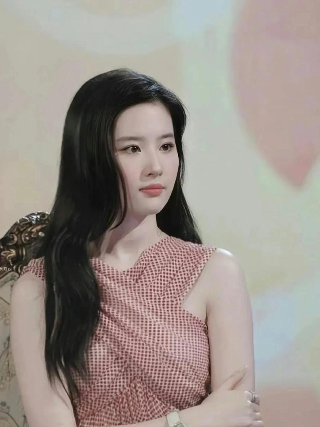 Beauty wallpaper No. 426 - Liu Yifei - iMedia