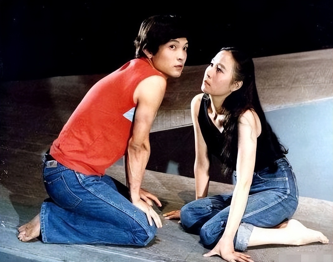 "Fake Female True Love": Family Entanglement: Role Conflict and ...