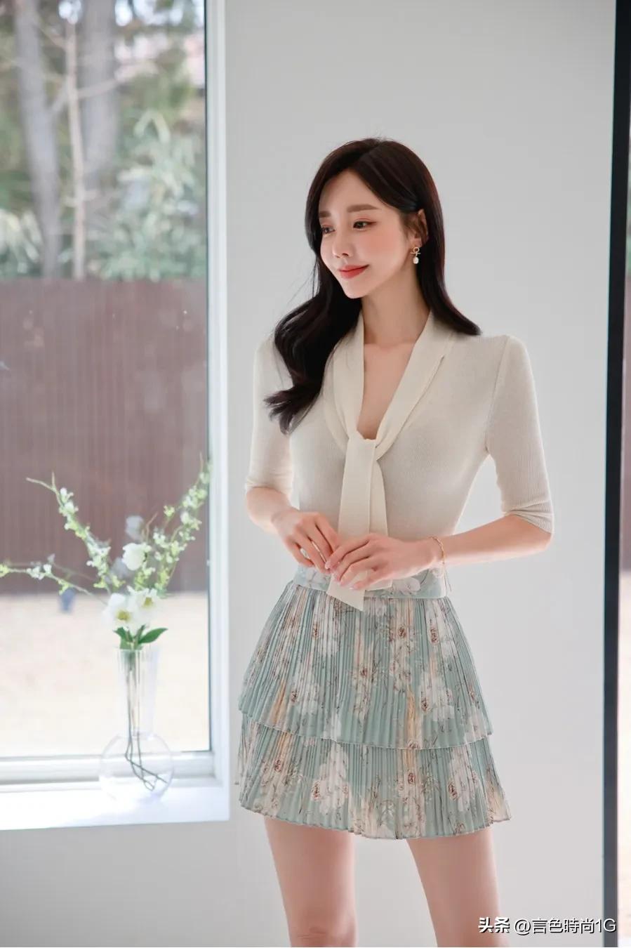 Youlan Qincai Gentle Pleated Skirt - iMedia
