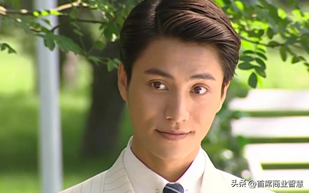 Chen Kun's 21-year-old son flaunts his wealth and shows off his Rolls ...