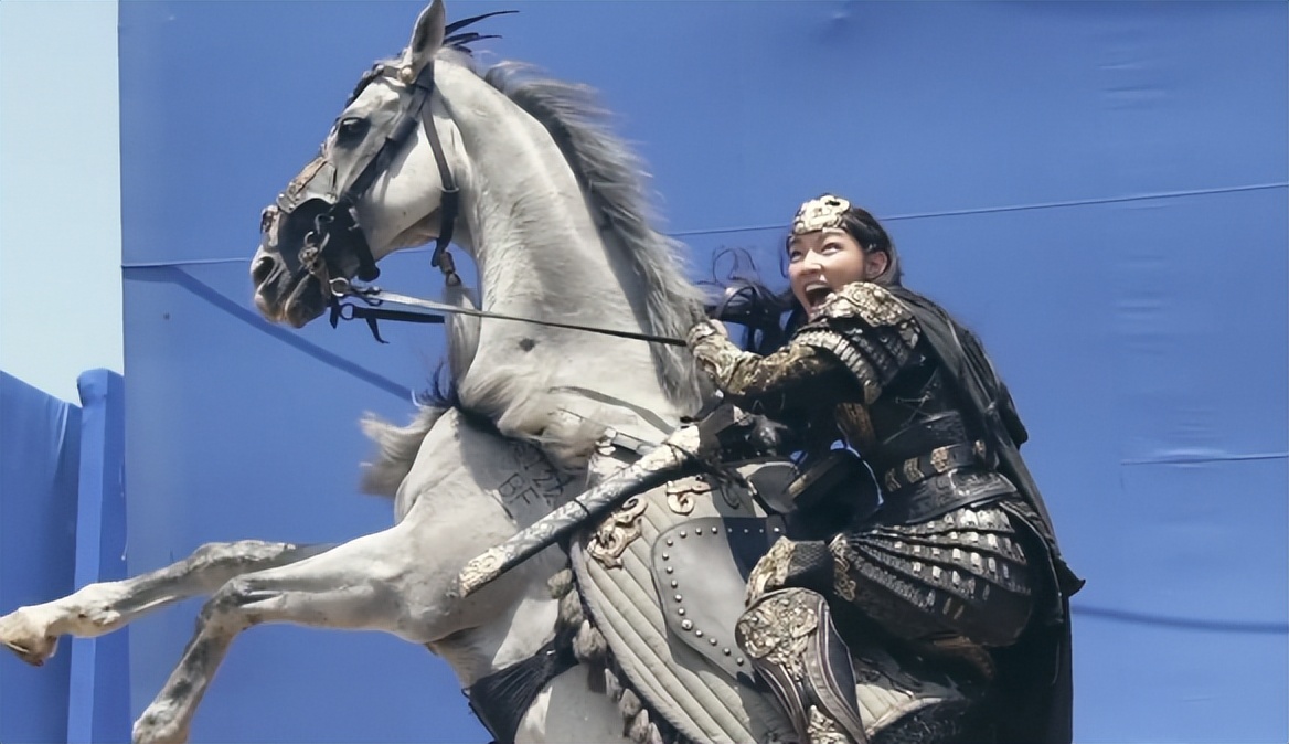 Wu Ershan's "Fengshen" Deng Chanyu's battle with Ji posted a picture ...