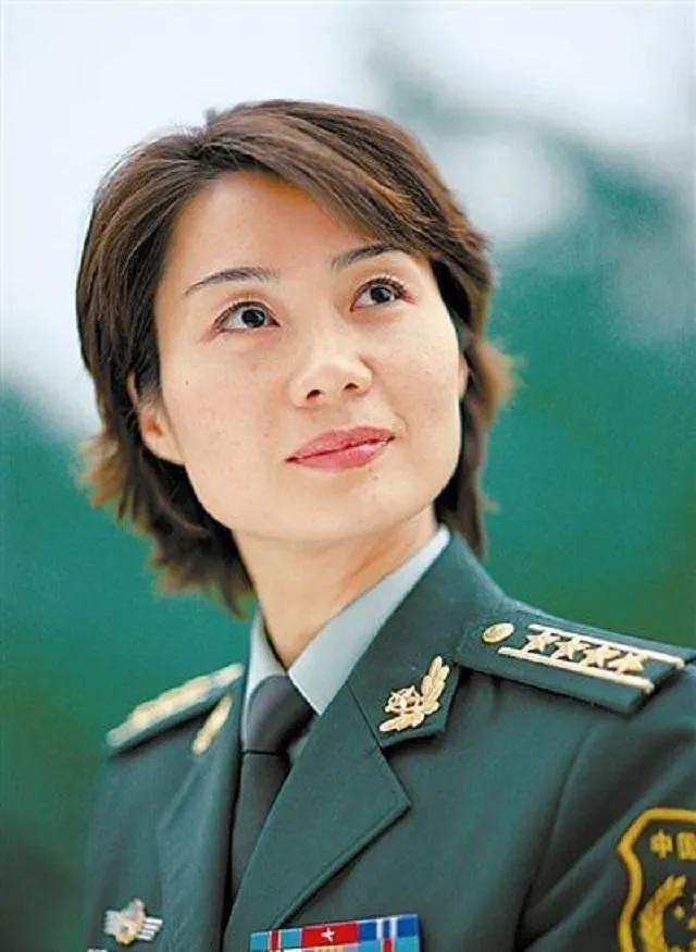Lei Min, military uniform photo - iNEWS