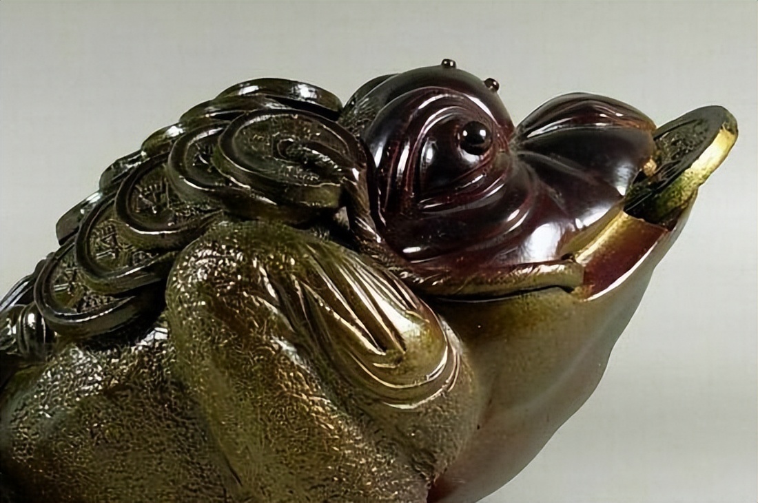 Why did the golden toad hold the carp, and what secret was hidden? - iNEWS