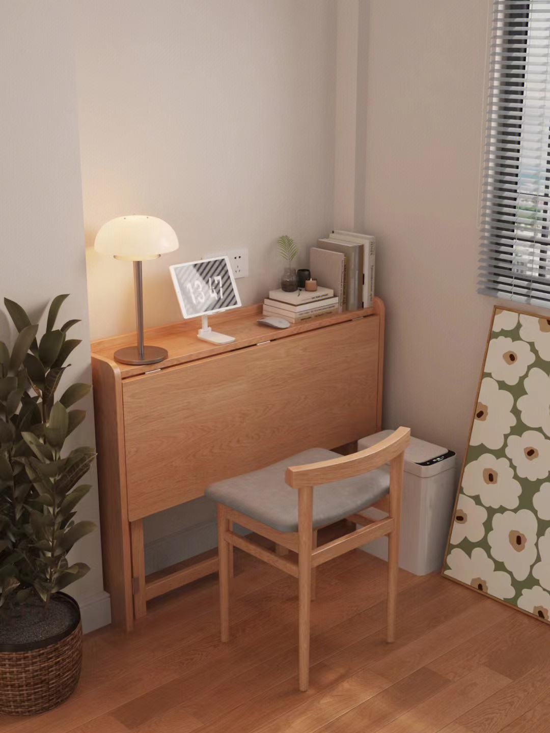 The best choice for small desks - iNEWS