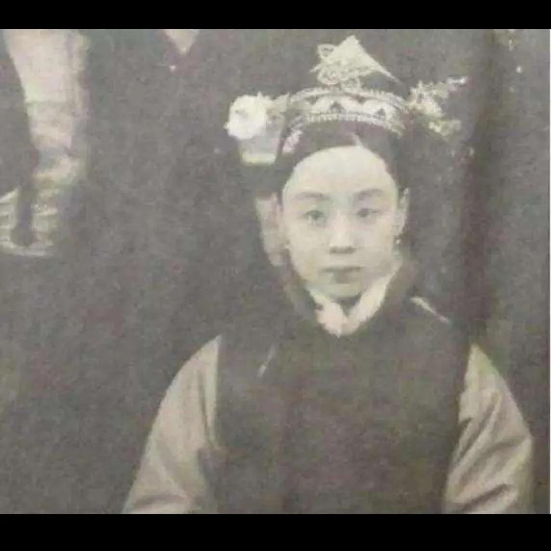 When Guangxu became emperor, why did his biological mother Wanzhen cry ...