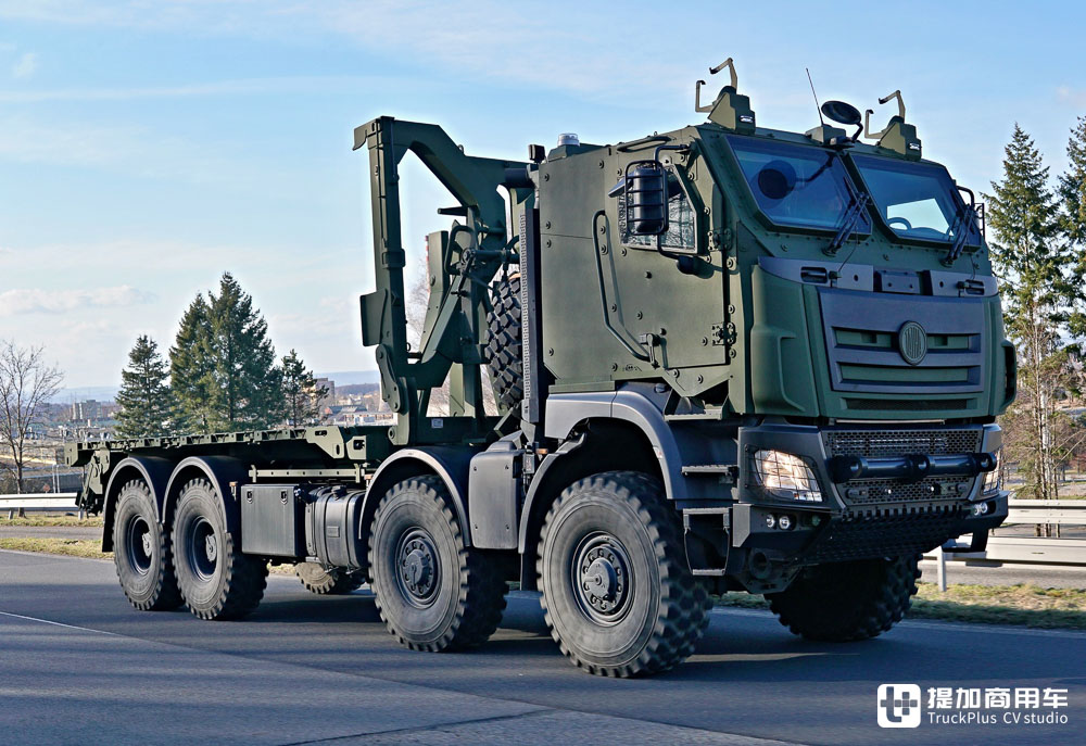 8x8 drive with armored bulletproof cab, Tatra Phoenix Phoenix military ...