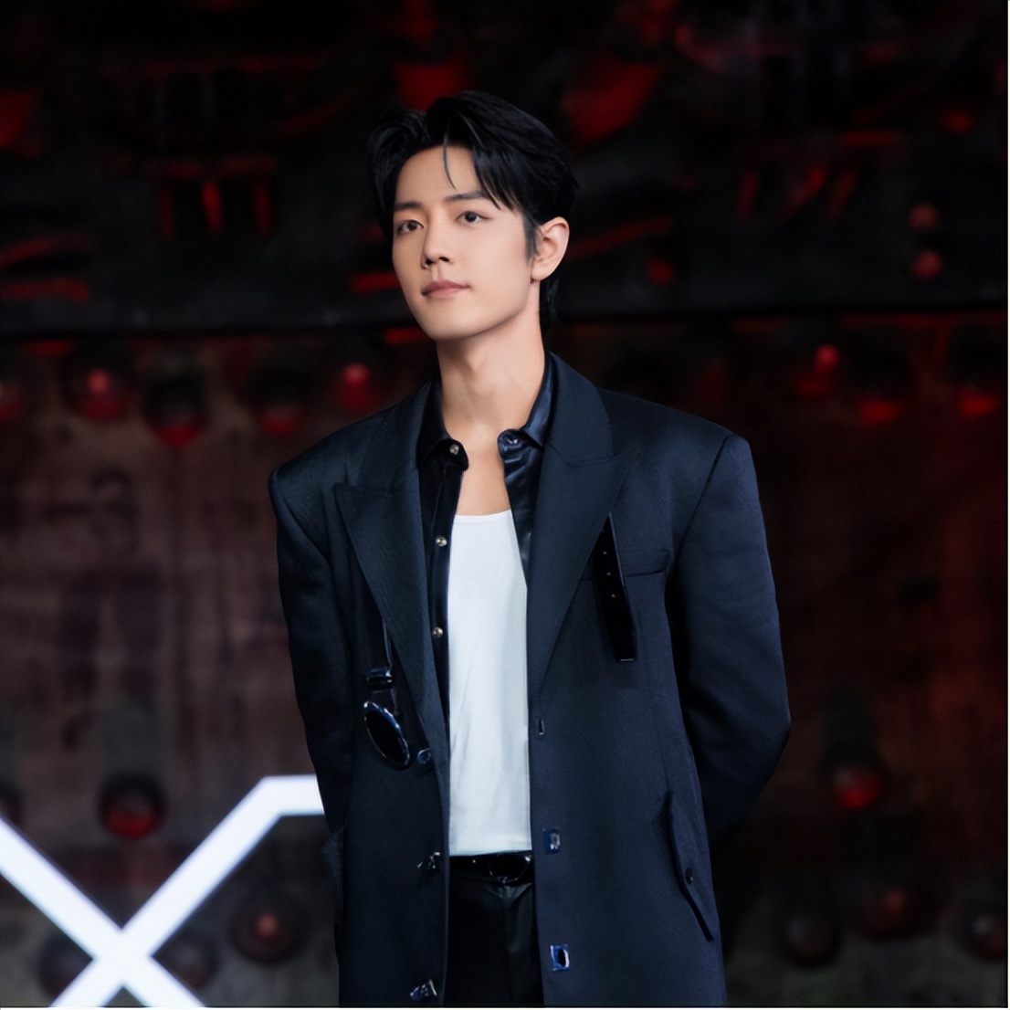 After the performance of "The New Swordsman", Linghu Chong played Guo ...
