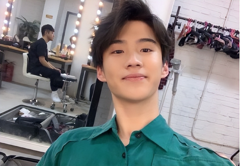 Do you still remember Gu Tingye when he was young in Knowing? He has ...