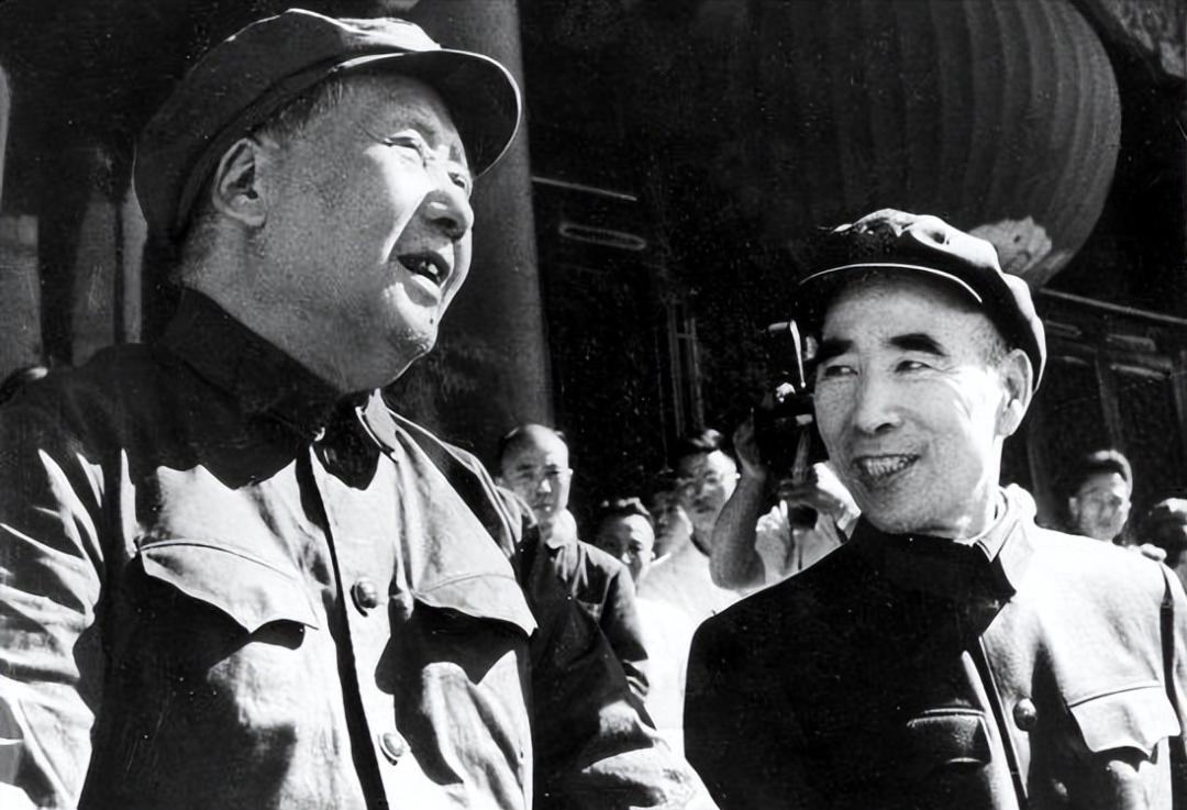 Lin Biao usually doesn't talk much, but when he talks about a problem ...