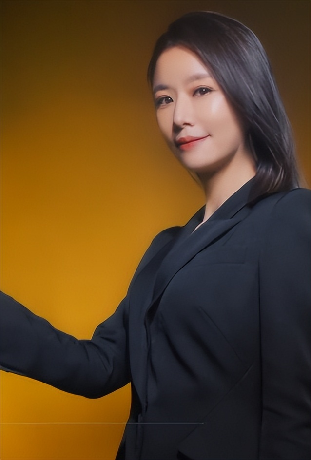 47-year-old Lin Xinru's recent photos were exposed, her face was stiff ...