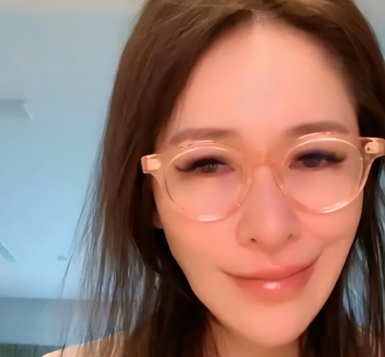 Old and concave, excessive indulgence, changed 17 boyfriends in 19 ...