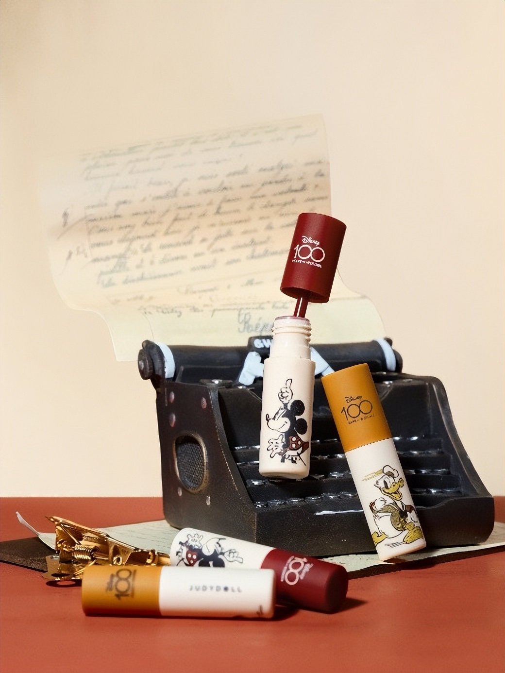 Tangerine Disney "Time and Space Postman" series on the new time and ...