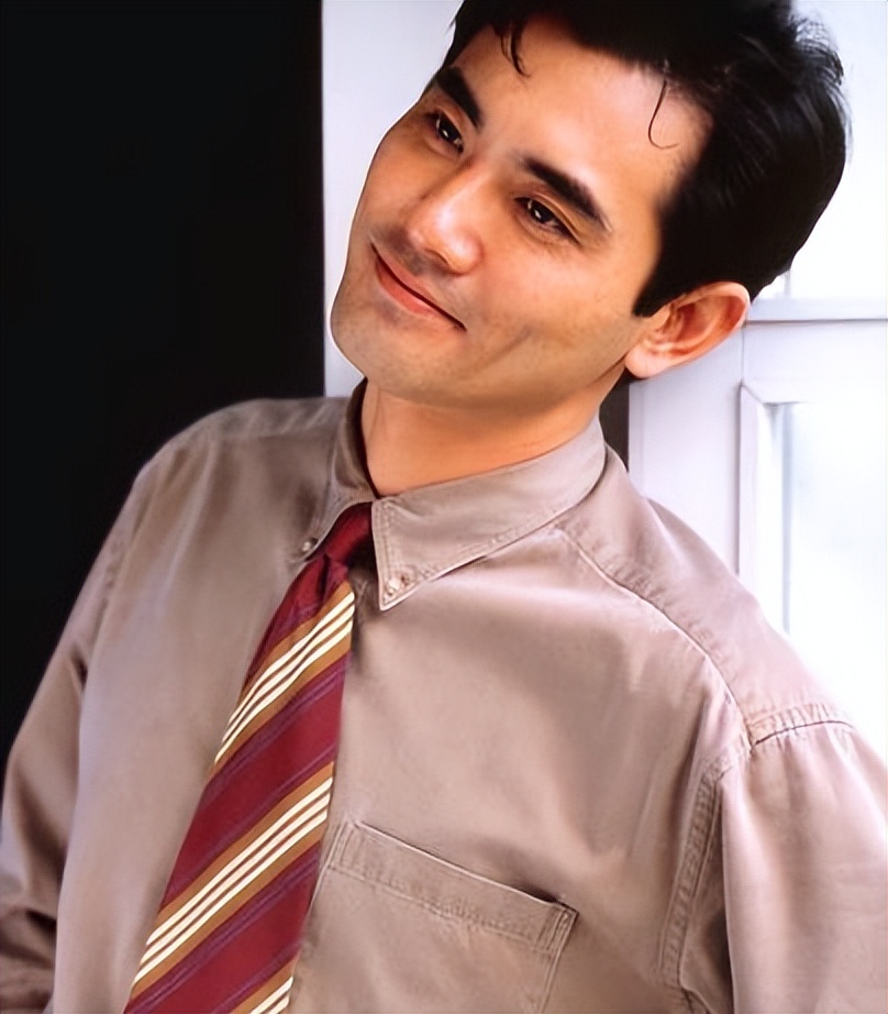 Zhao Wenxuan has no scandal since his debut, lives alone in an 800-square-meter luxury villa in ...