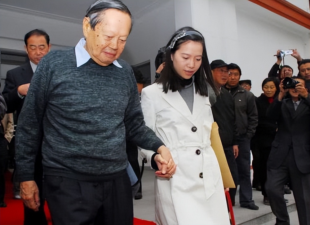 How high is Chen Ning Yang's annual salary? Did Weng Fan accidentally ...