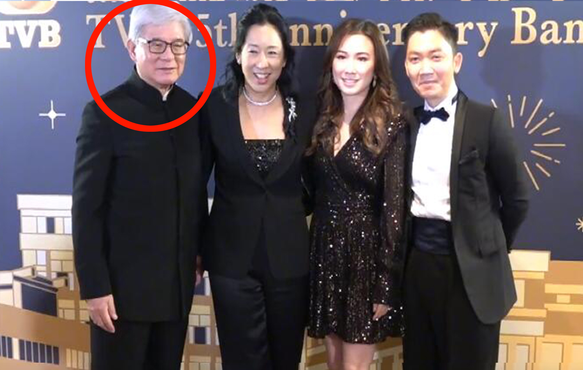 Regardless of the objections of her stepson, Zhu Lingling insisted on ...