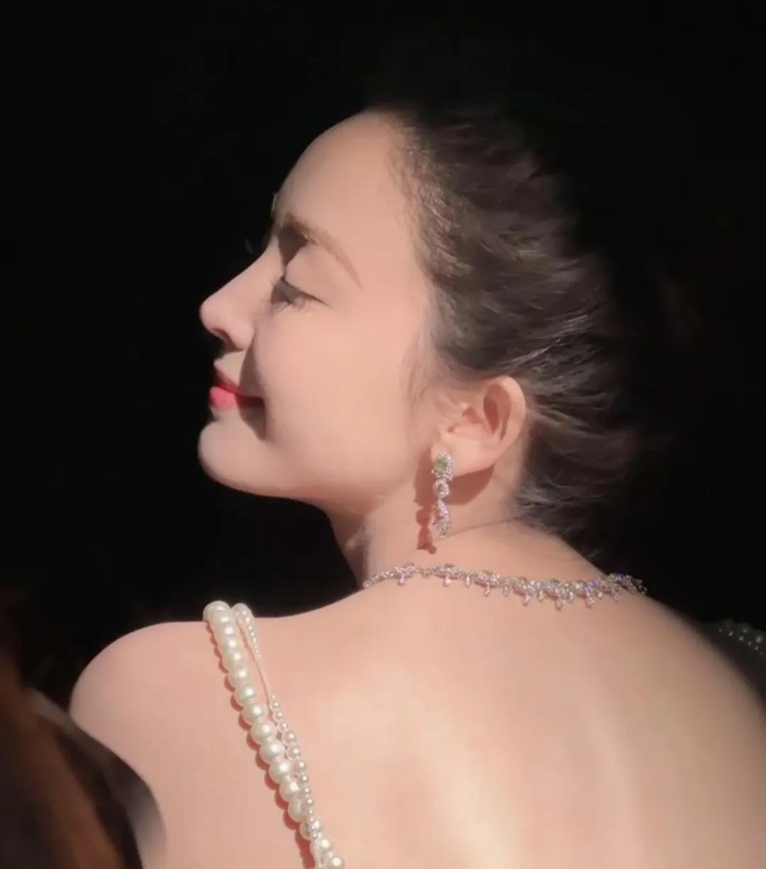 Sexy beauty Guli Nazha, this figure is too amazing - iNEWS