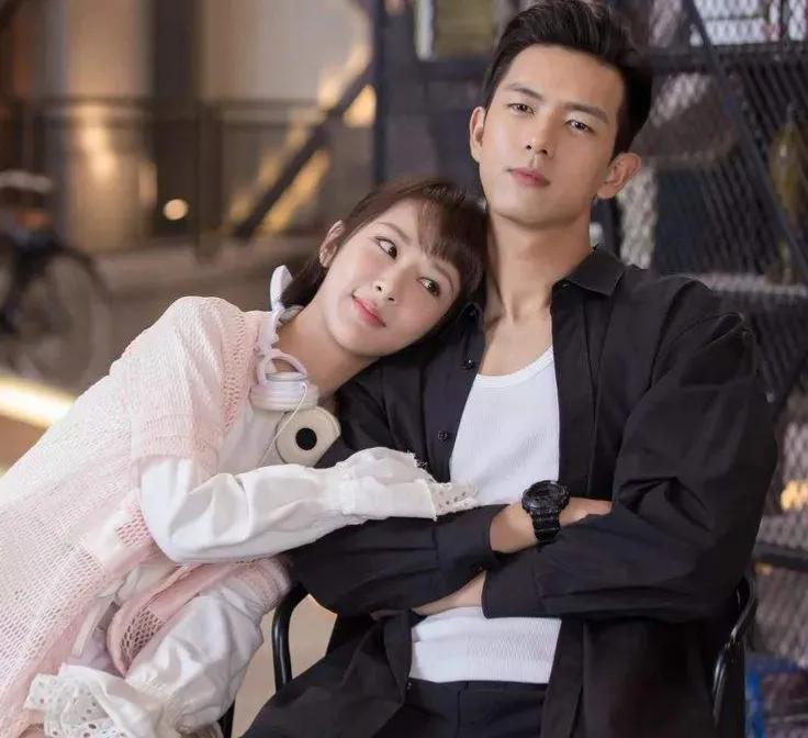 Yang Zi got married again in the play, it's really sweet and happy - iNEWS