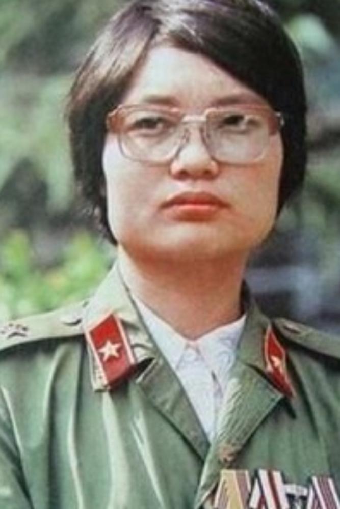 In 1986, the female doctor was asked to show the pass, and directly ...