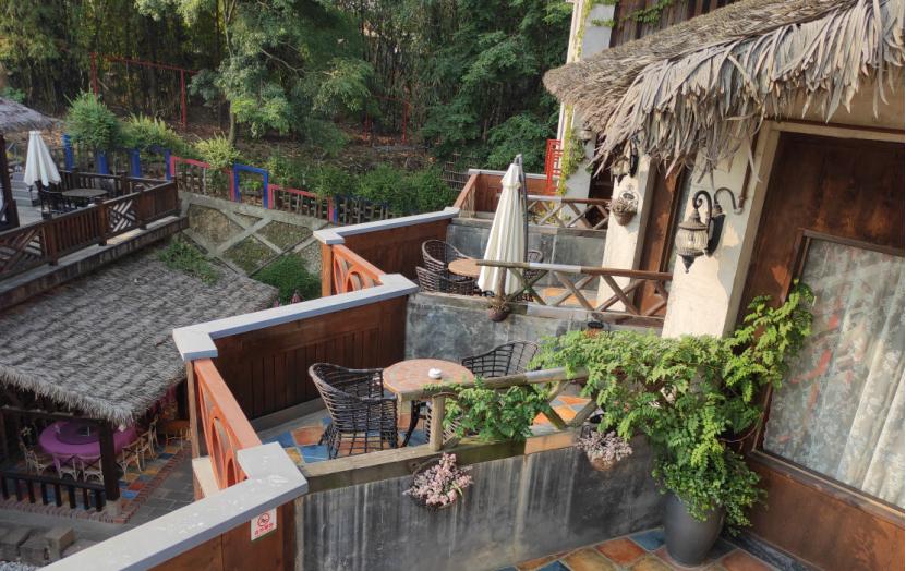 The 15-acre homestay manor has only 7 rooms, attracting 120,000 ...