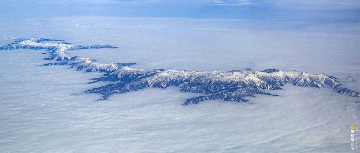 Peng Huan Datou's "Crazy Self-driving Chasing the Sunset" 4 Chinese ...