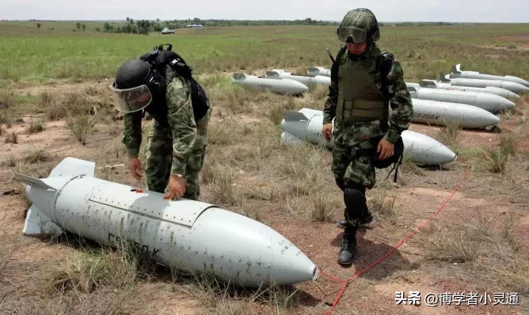 Zelensky: The Ukrainian army only uses cluster munitions against ...