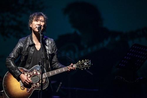Why does this folk singer make Liu Huan, Li Yuchun, Zhang Yadong and ...