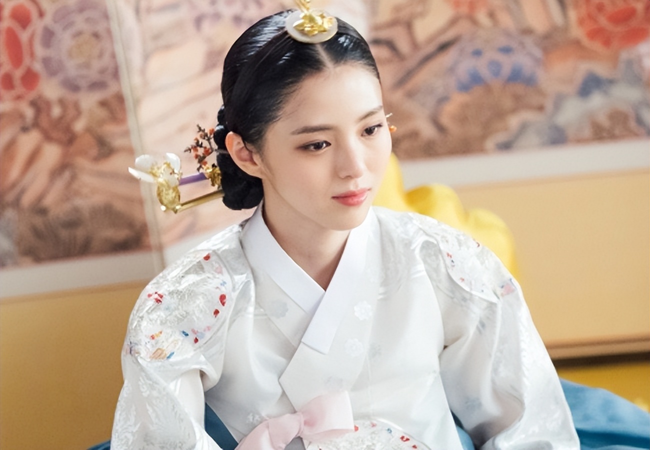 If you like the historical dramas of the Joseon Dynasty in South Korea ...