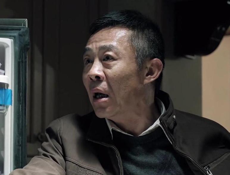 Hou Yong has been divorced for 12 years: he married his young wife and ...