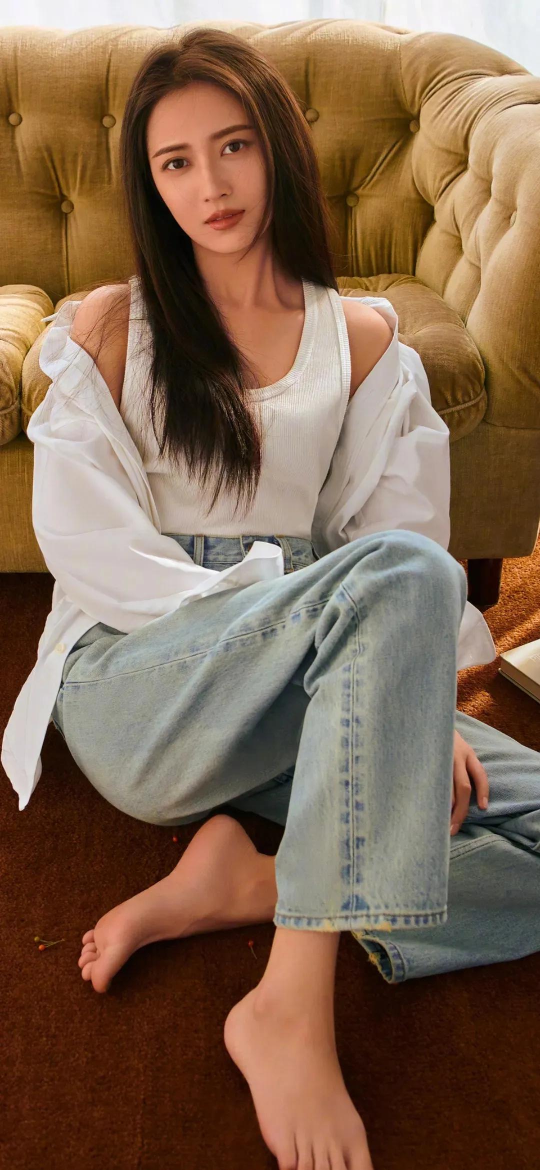 Chen Yuqi, light and sweet, soft and tender - iNEWS