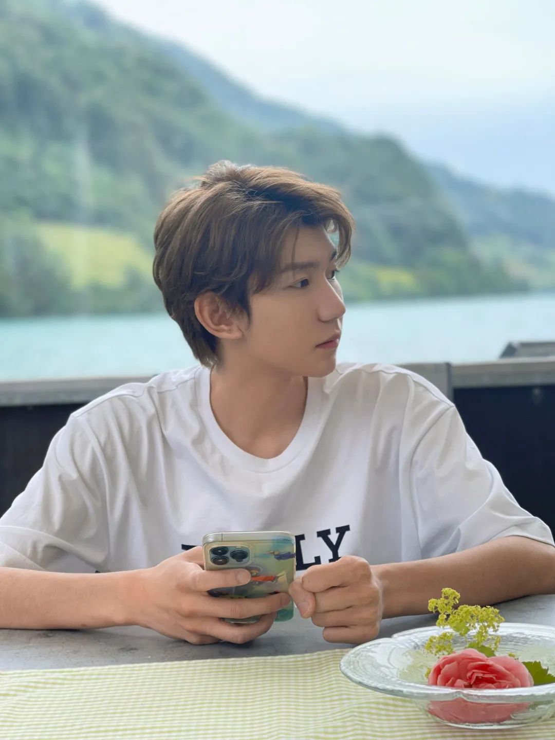 Does the sparrow know the ambition of the swan? Both Wang Yuan and Gao ...