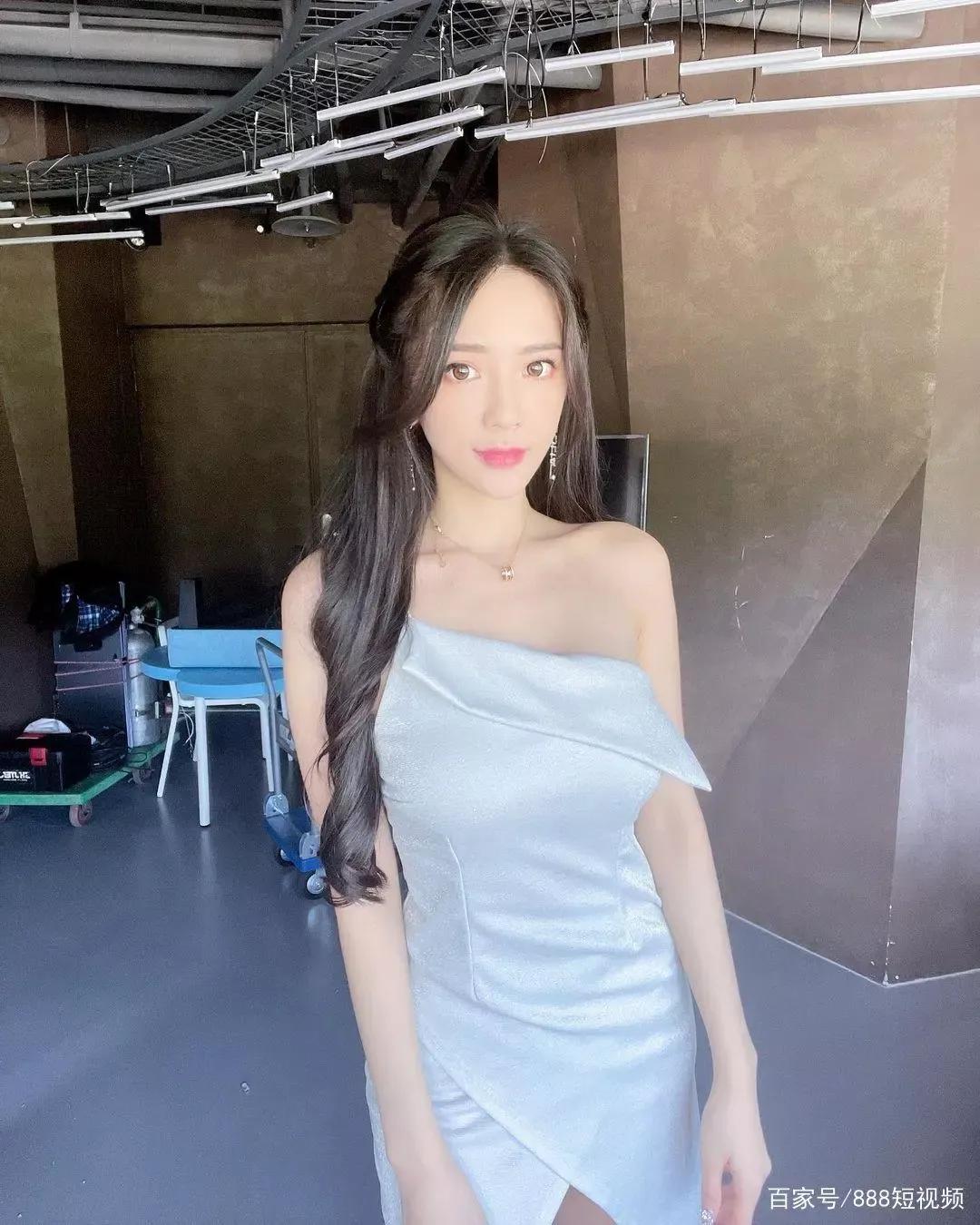 Model Net Red in Taiwan Province - Weng Zihan - iNEWS