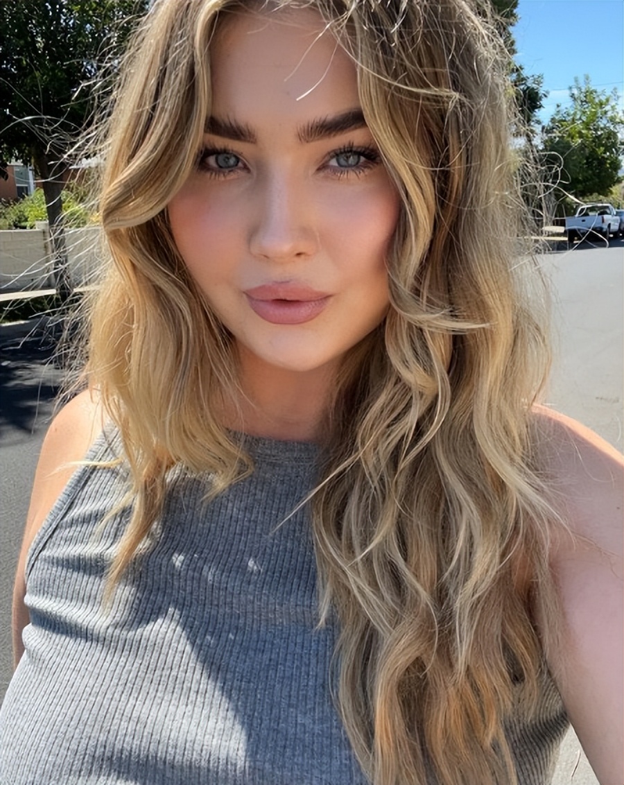 The unique beauty of plus-size models, the charm blooms in the modeling ...