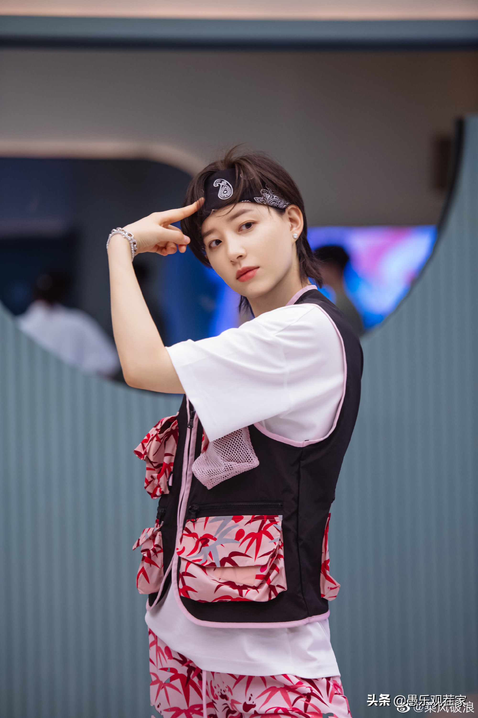 When chatting in the car of "The Wave 3", Ning Jing said that he ...