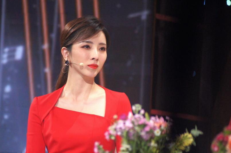 CCTV reshuffle? The host Li Sisi suddenly posted a 23-character text ...